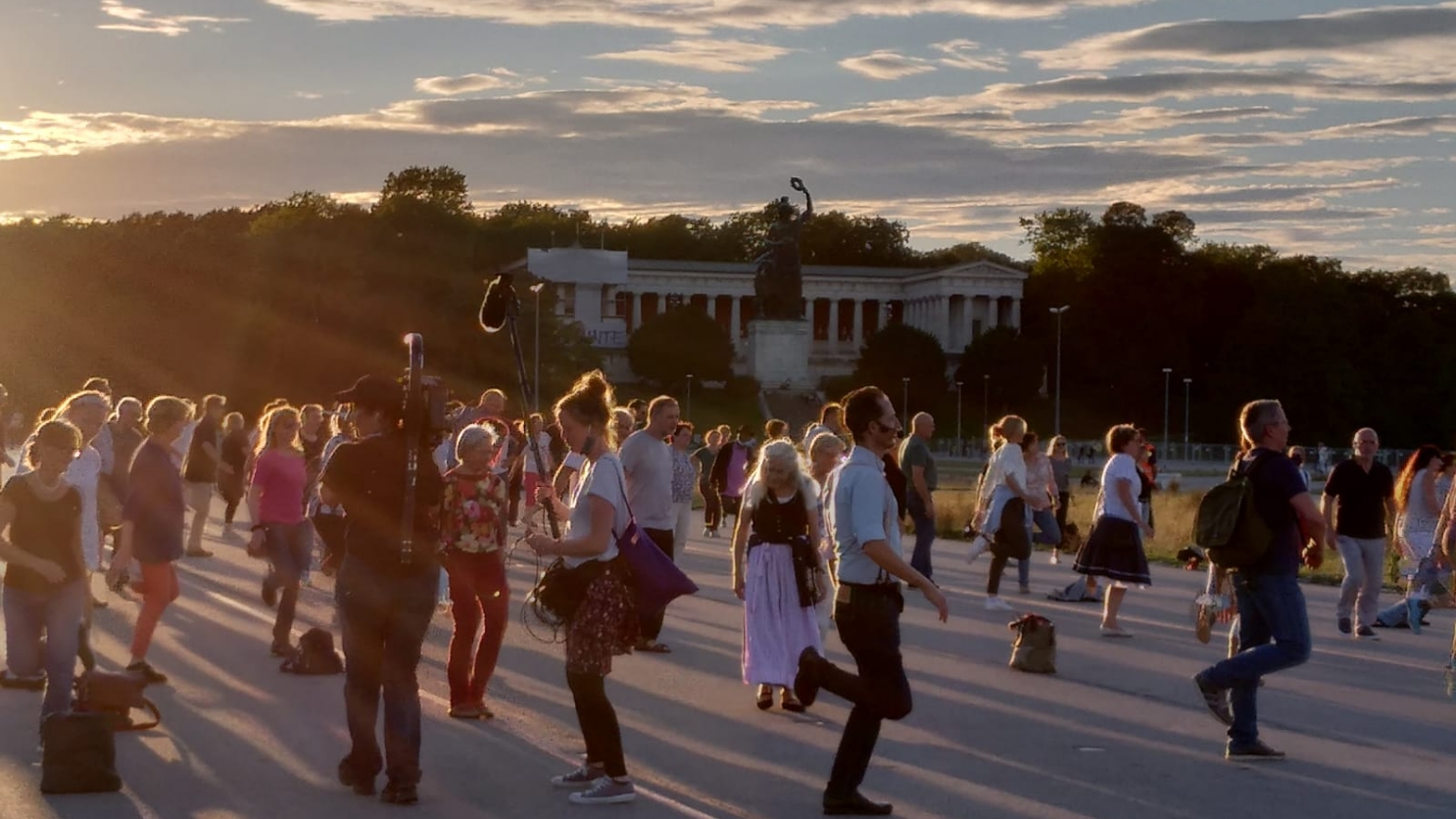 Bavarian Line Dance - Volkskultur in München